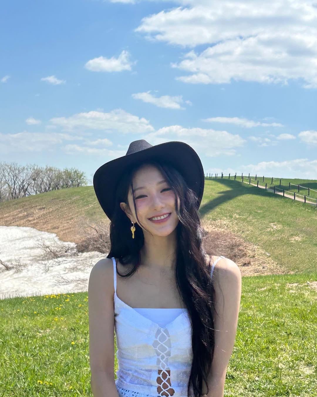 Fromis9 Community Post 제가 사진 저장한 김에 여러분도 함 더 보세요 아니 두번 보세요 열 번 보세요