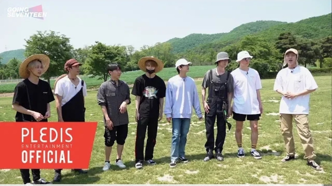 SEVENTEEN Community Post - #1일1고셉 Day75🩷🩵 I love 우유🐮🥛 따뜻한 우유 한잔에 기분 좋은 캐럿들~🎶그리워... 인가 라고 하면 민규의 ...