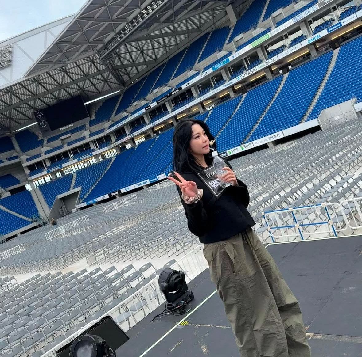 fromis_9 Community Post - 플모닝 오늘 하루도 매우 춥네요 오늘 저녁에 채영언니 컨텐츠도 두근두근 감기 ...