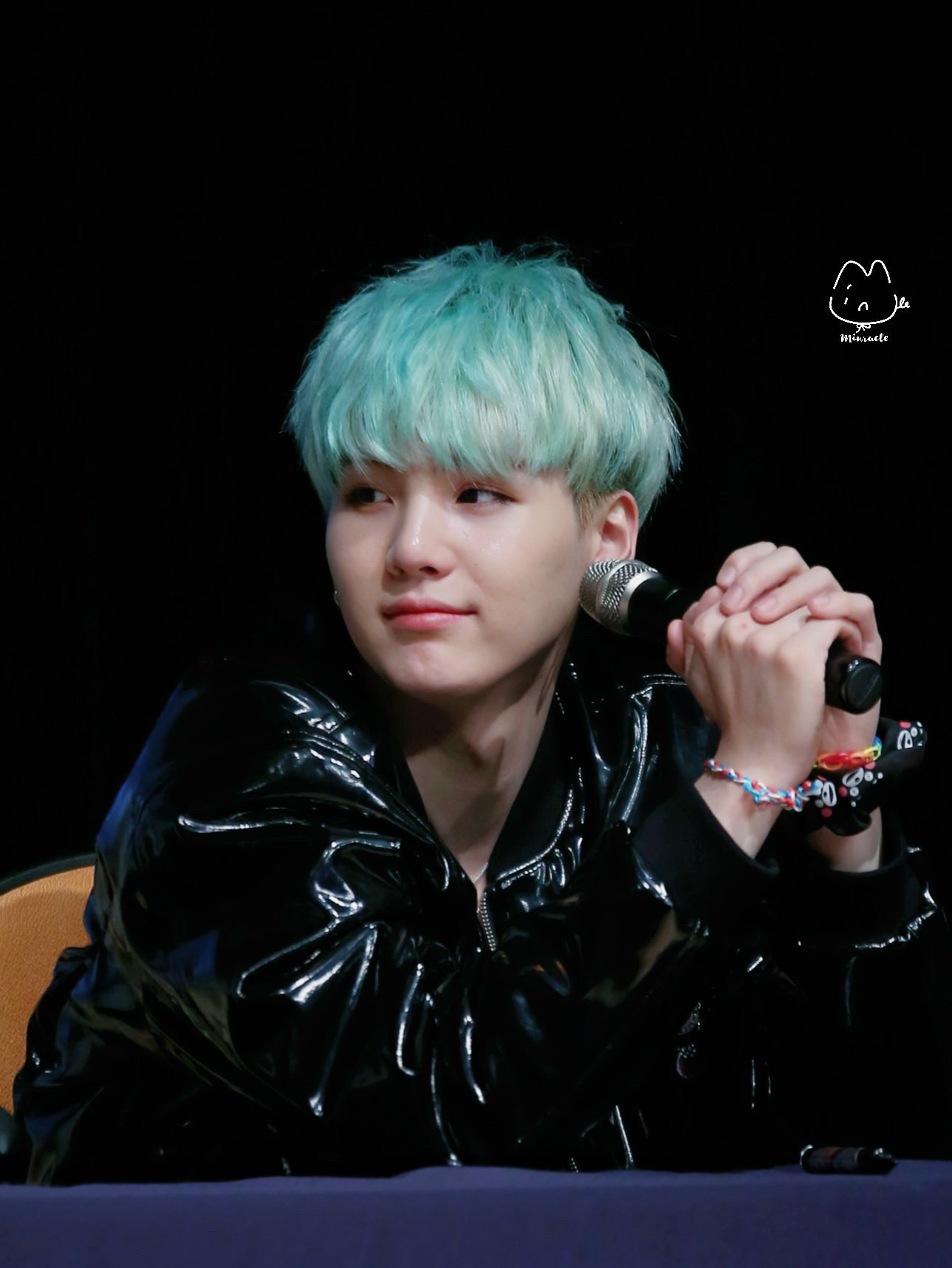 Bts Community Post 윤기야 너 정말 아름다워 진심으로 너 주위 사람들이 대단한 자제력을 가지고 있는 게