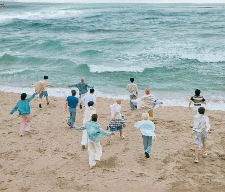 Seventeen Community Post 개인적인 의견이지만 진짜 이렇게 일년에 몇번씩 앨범에 콘서트 투어 시상식