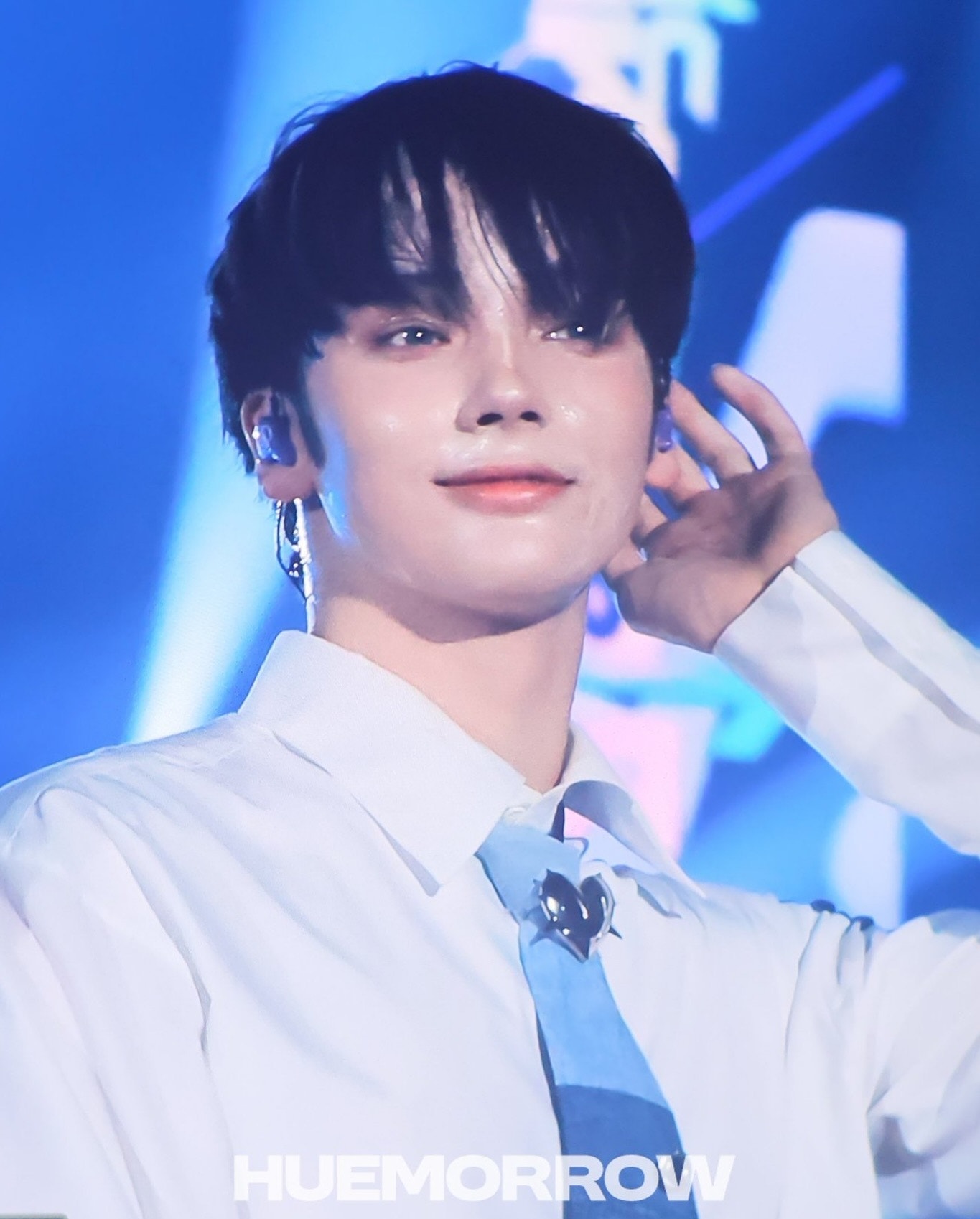 TOMORROW X TOGETHER Community Post