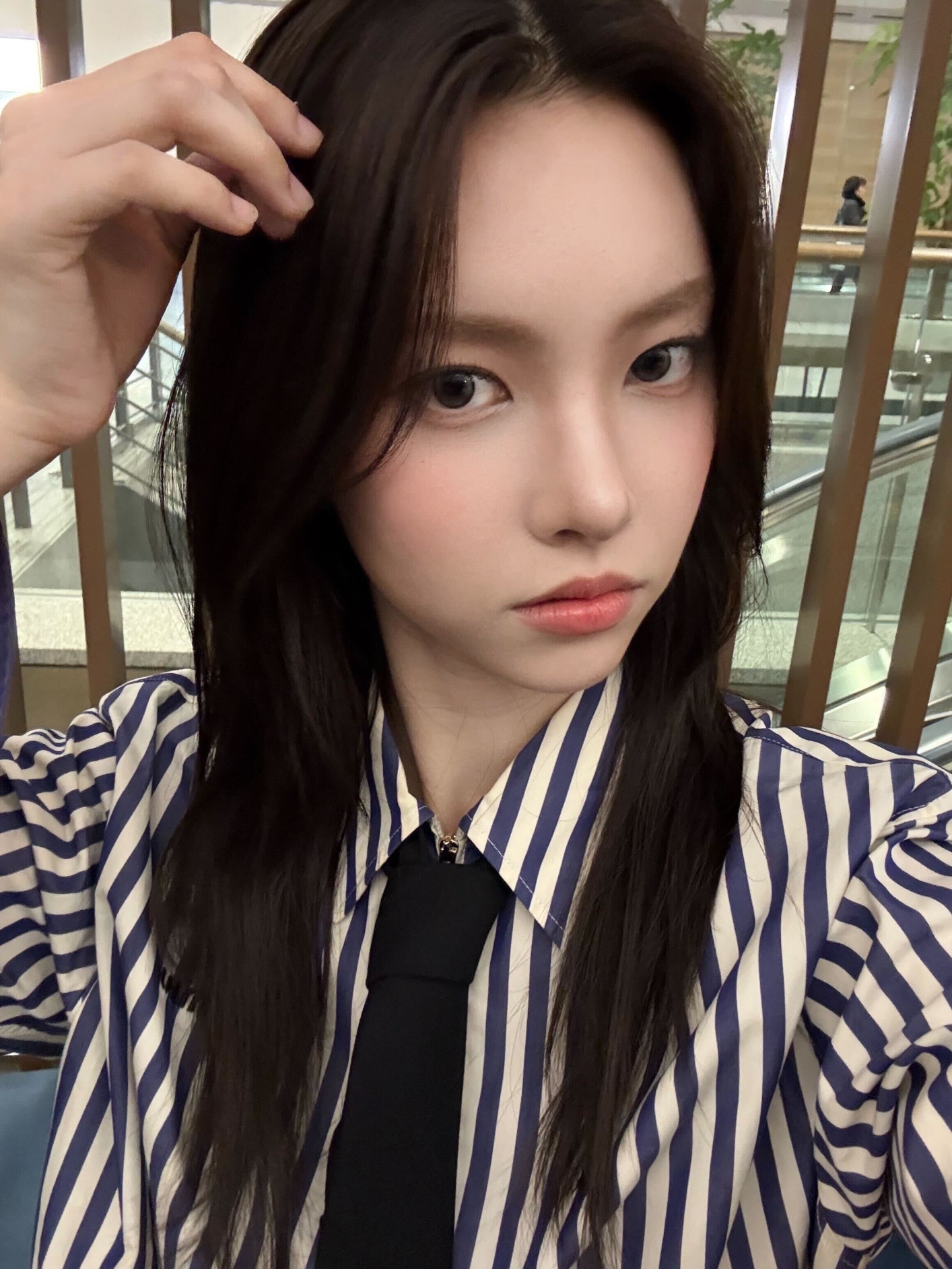 ILLIT Community Post - 보고싶어💖 - YUNAH