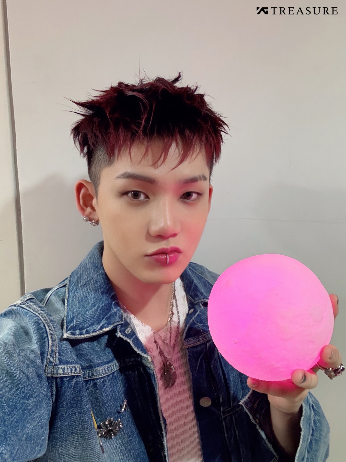 Weverse TREASURE Image - 우주의 별을 담은 트메의 달이 되어 줄게 💫