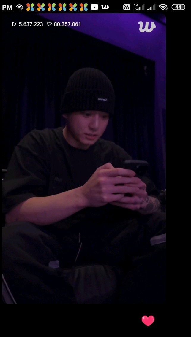 BTS Community Post - Army we had finally a karaoke date wit our bunny after long time, I think ...