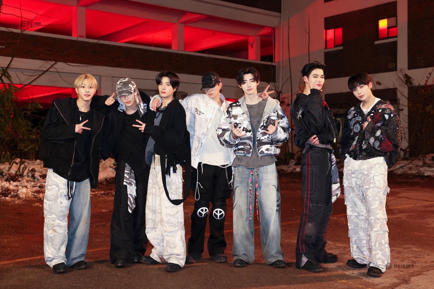 Weverse ENHYPEN Image - ENHYPEN Behind Photo Sketch