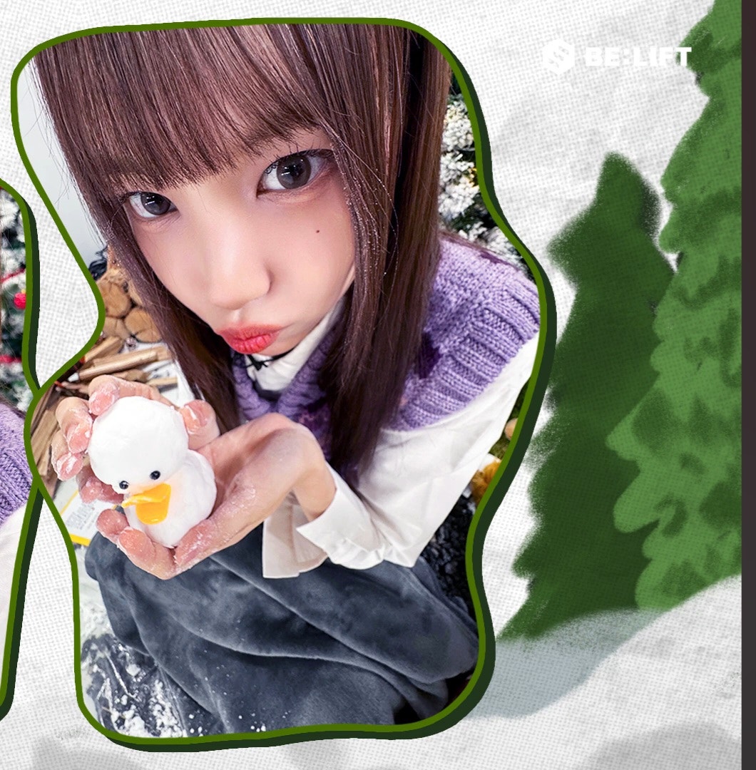 ILLIT Community Post - 방금 ILLIT가 눈사람을 만드는 영상을 봤어요. (실제로는 GLLIT을 만들고 ...