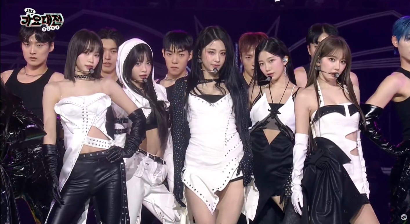 LE SSERAFIM Community Post - Waking up to an amazing performance was ...