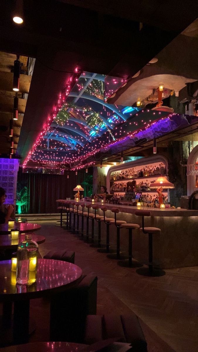 P1Harmony Community Post - ayesha the bar is in the back
