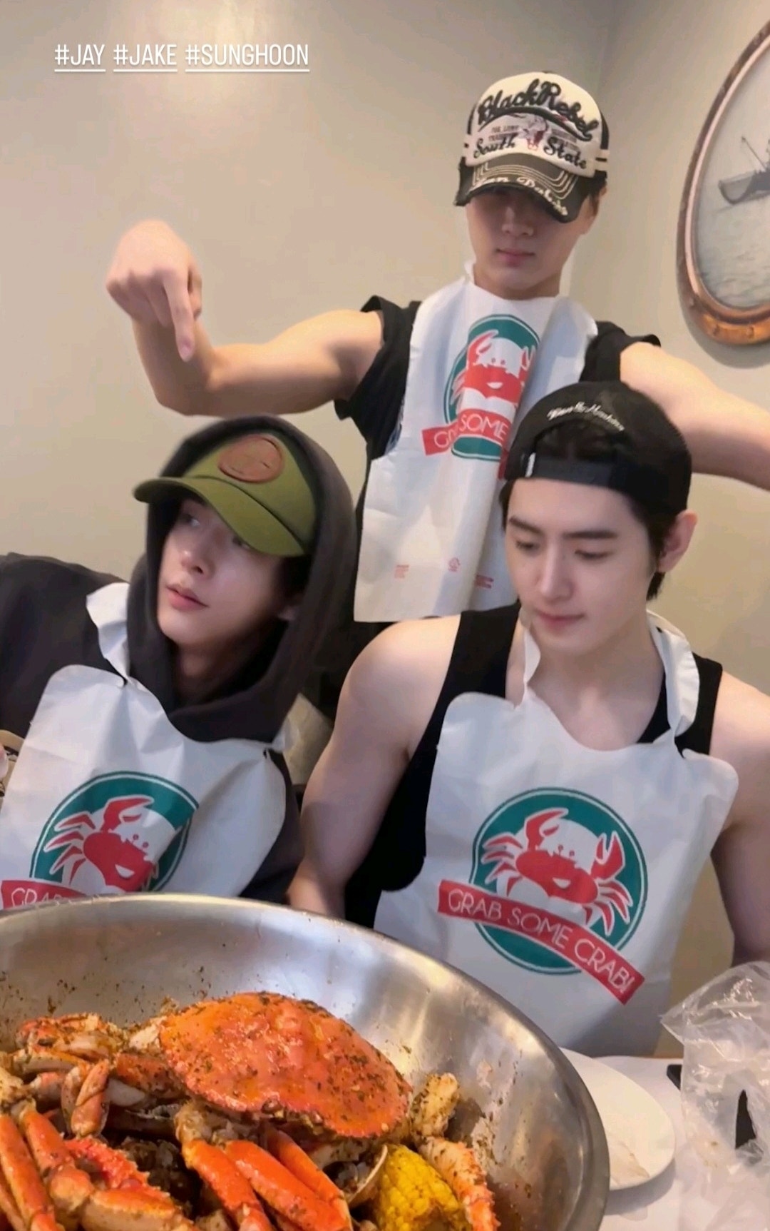 ENHYPEN Community Post - chef jay