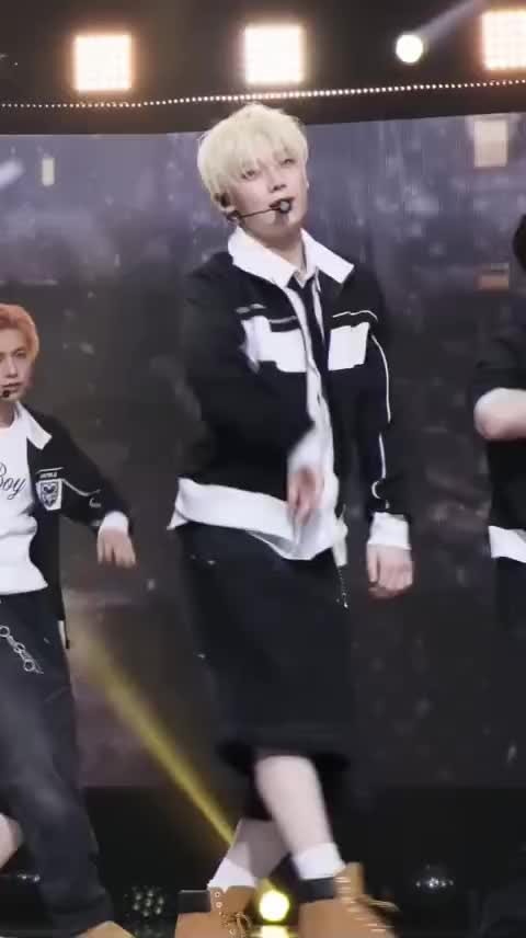 ENHYPEN Community Post - Let's dance with Sunoo to the Feels song