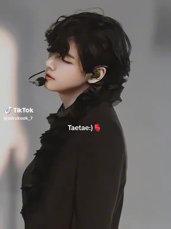 BTS Community Post - Tae💜💜🫶