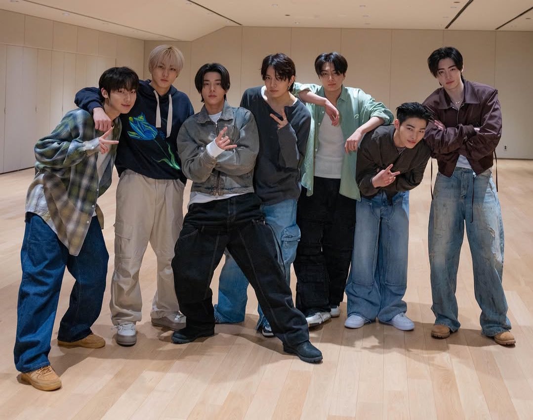 ENHYPEN Community Post - IT'S OFFICIALLY EN-CHELLA DAY!🔥FIGHTING MY ...