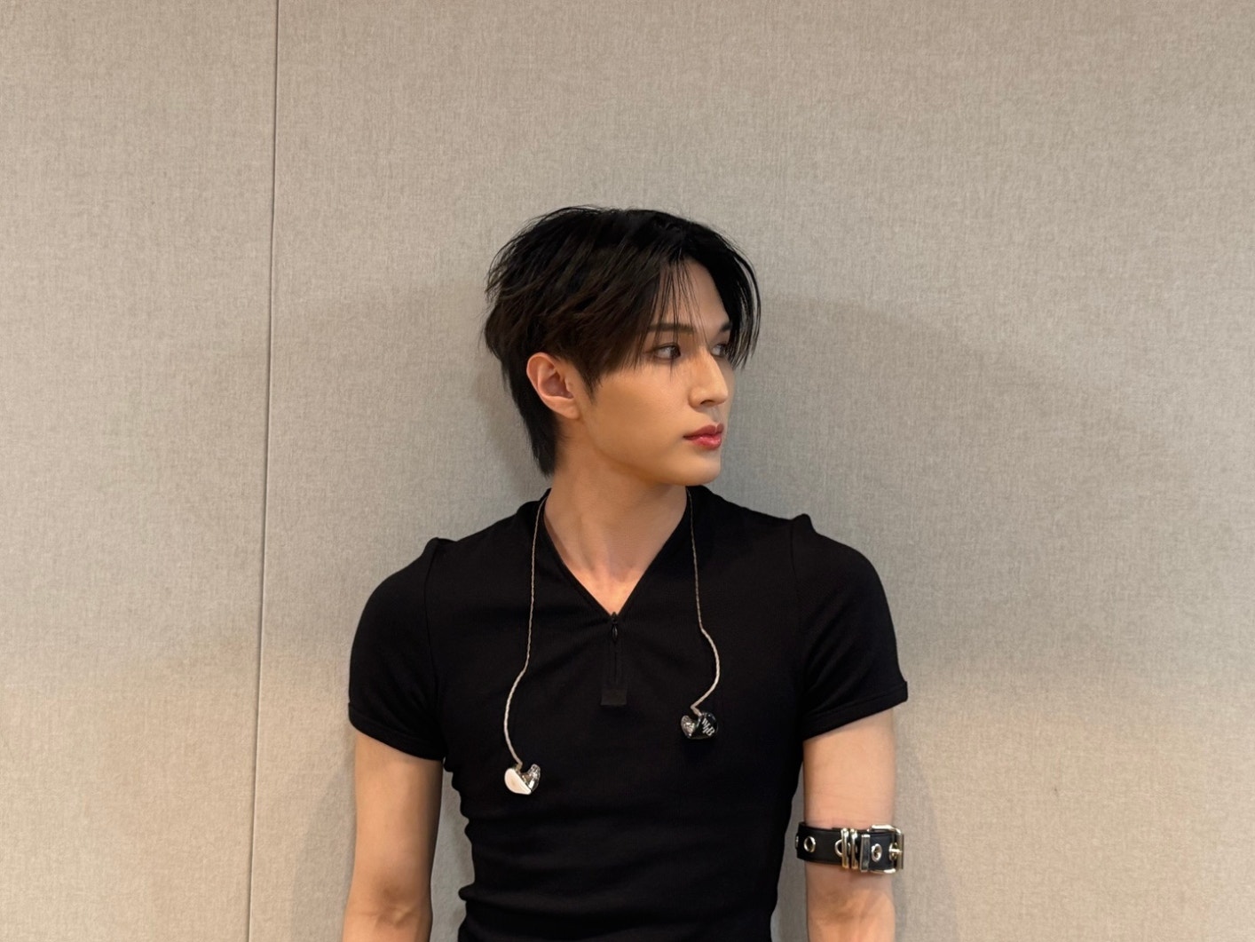 WHIB Community Post - 엠카 완!!🔥 - UGEON