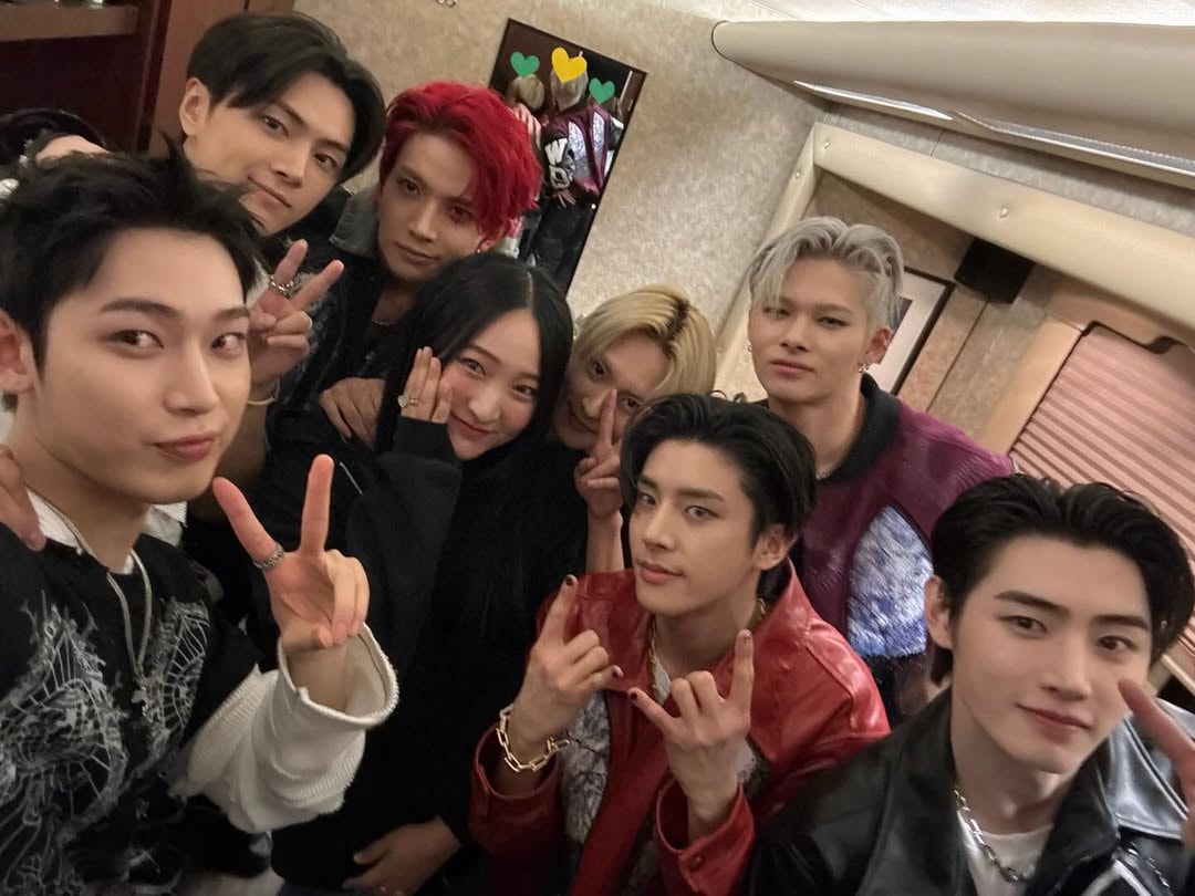 ENHYPEN Community Post - 💔😭 sick, very envious