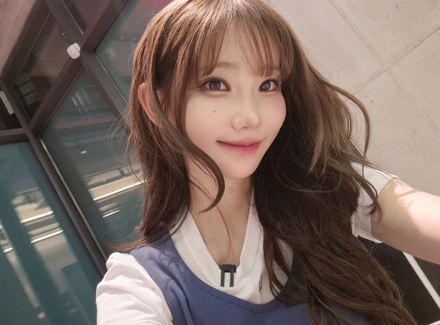 QWER Community Post - 너무너무 따사로운 노을에서한 노들섬 버스킹 !! 많이와줘서 고마워요 ! 외국에서온 바위게들 슬로건바위게 깃발바위게 점프바위게 너무너무 ...