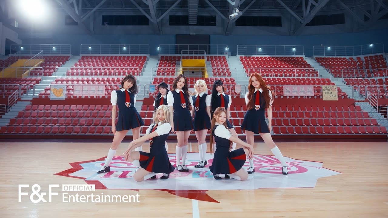 Weverse UNIS Media - UNIS(유니스) ‘SWICY' Performance Video