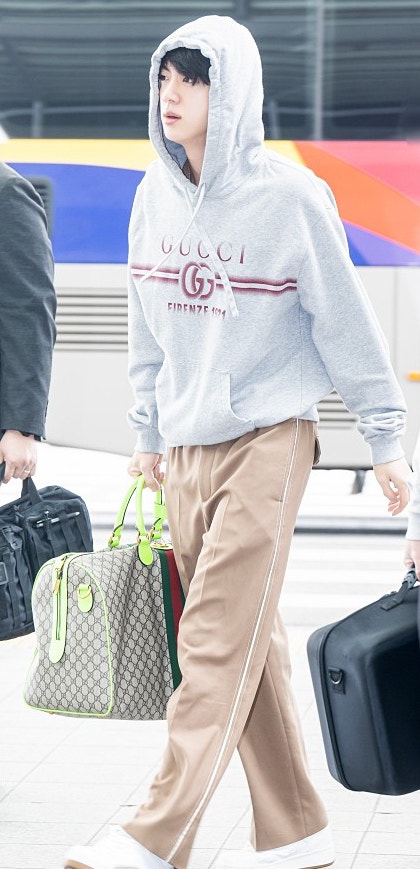 BTS Community Post - #to_jin JIN kun🐹 いきとかえりで すべて おなじふく👏🏻 こういうところ だいすき💙 ちょっとしわになってる ぱーかーとか かわいすぎ ...