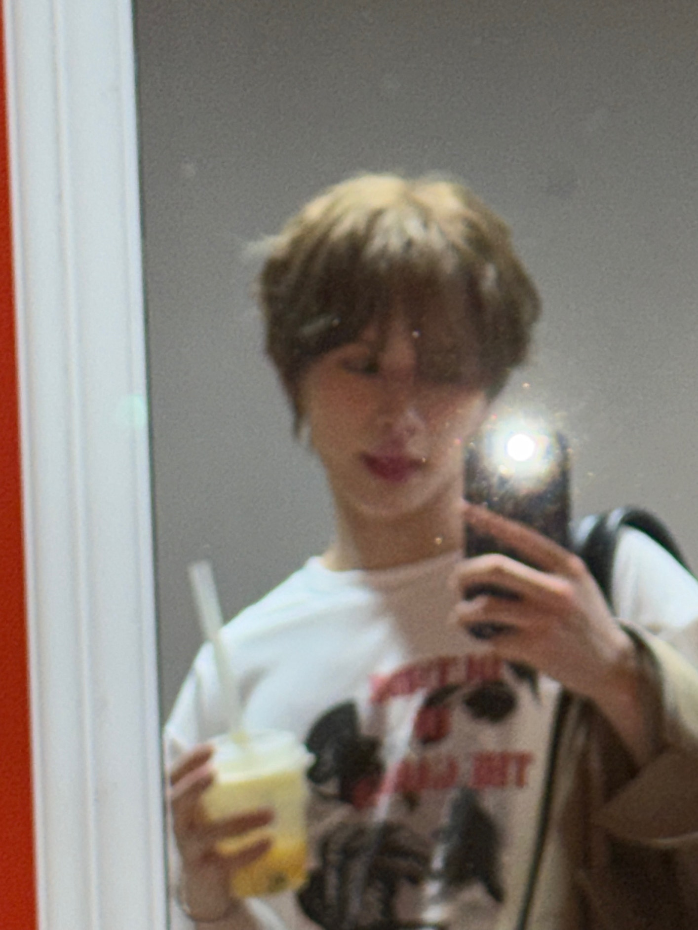 Tws Community Post 사이들 비오는길 조심해서 가여☔️ 다치면 안됩니당 비오는 날인만큼 다치기 쉬우니까