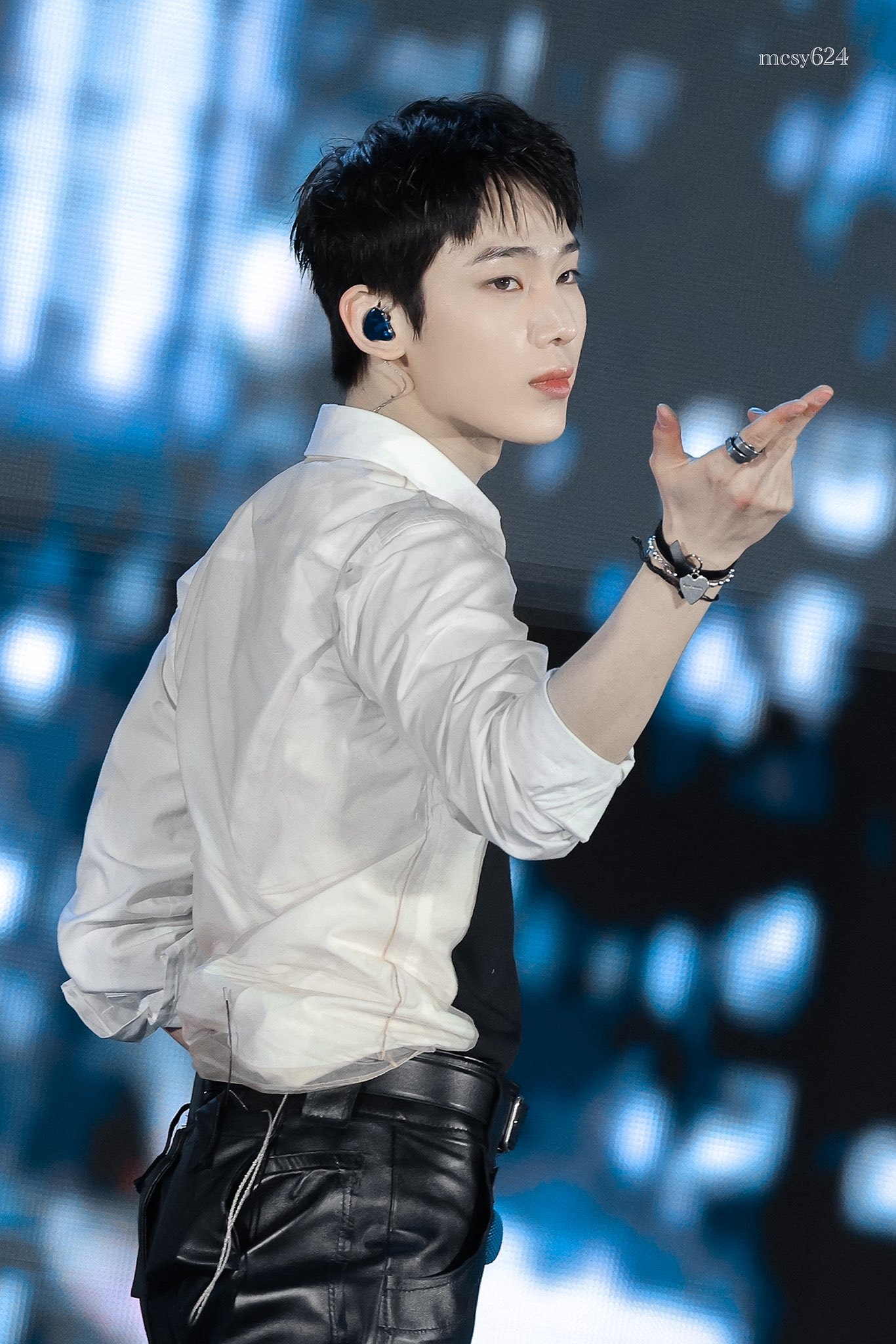ENHYPEN Community Post - that's so attractive of you kim sunoo🫠