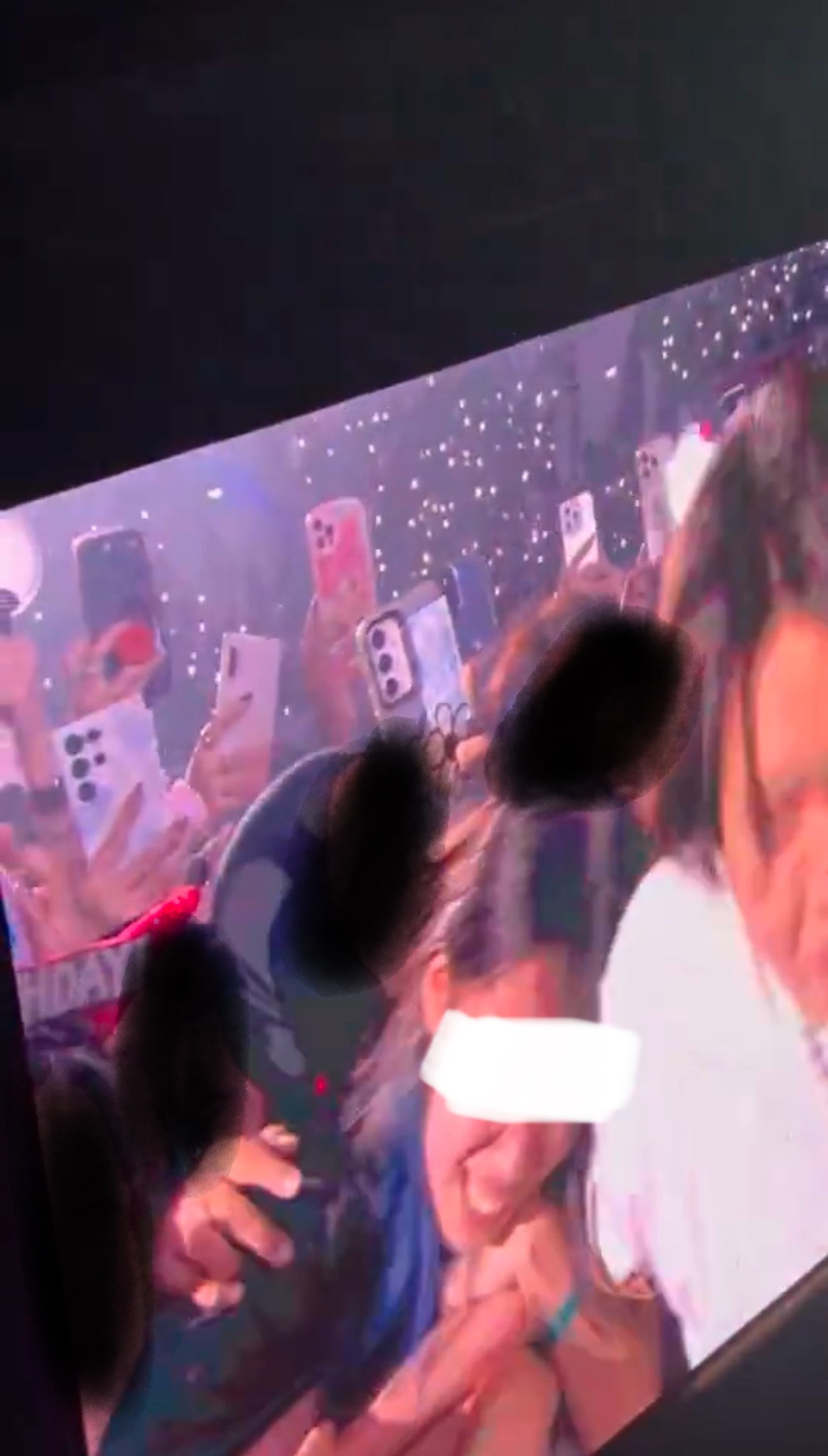 BTS Community Post - 超沒誠意。Chinese Army😃😃 This person’s apology really lacks sincerity. この人の謝罪は本当 ...