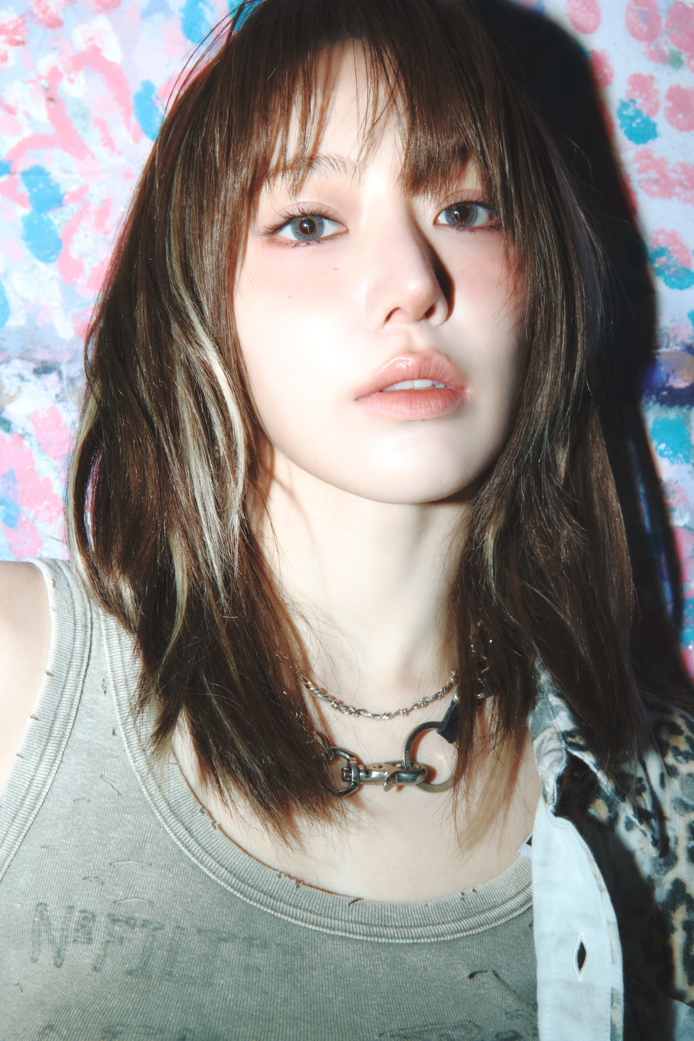 Weverse LE SSERAFIM Image - LE SSERAFIM JP 4th Single 'DIFFERENT' CONCEPT PHOTO OFFBEAT CLOVE SAKURA