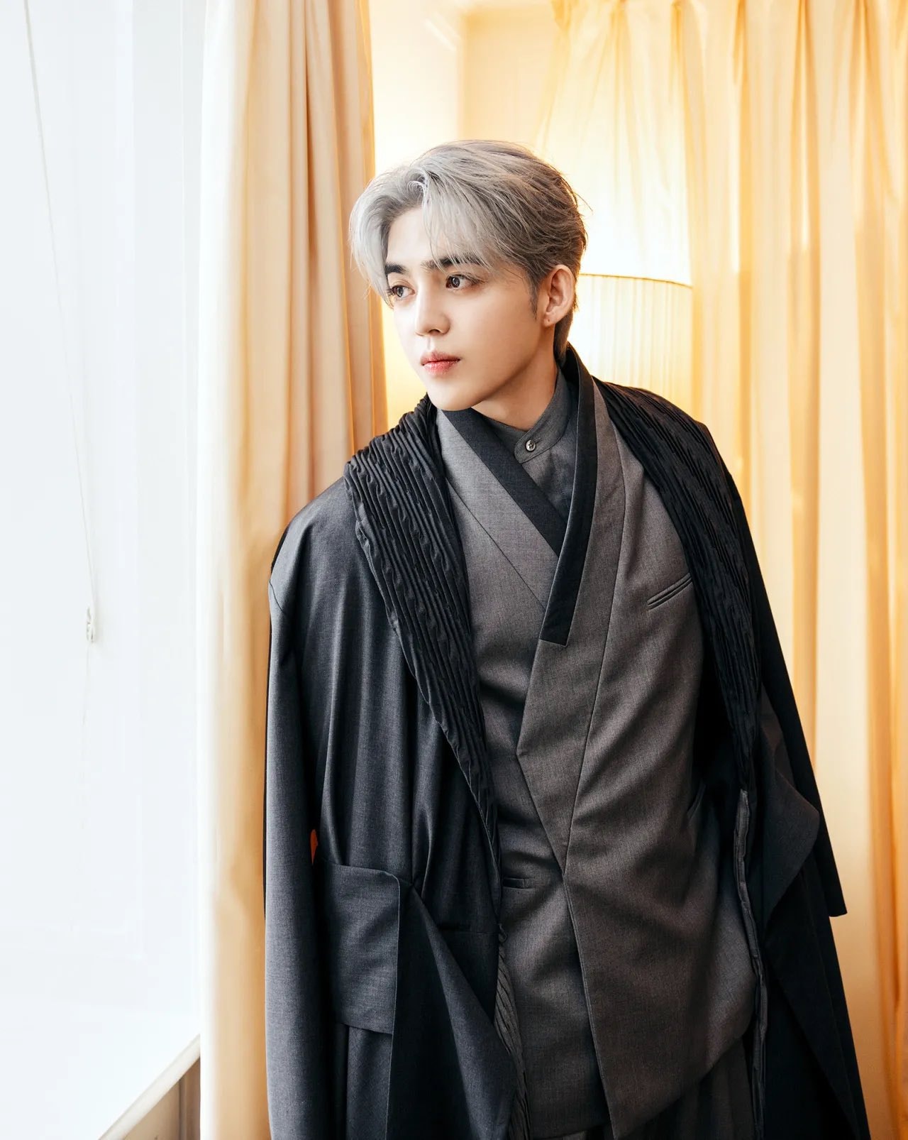 SEVENTEEN Community Post - *chef's kiss*😘🖤