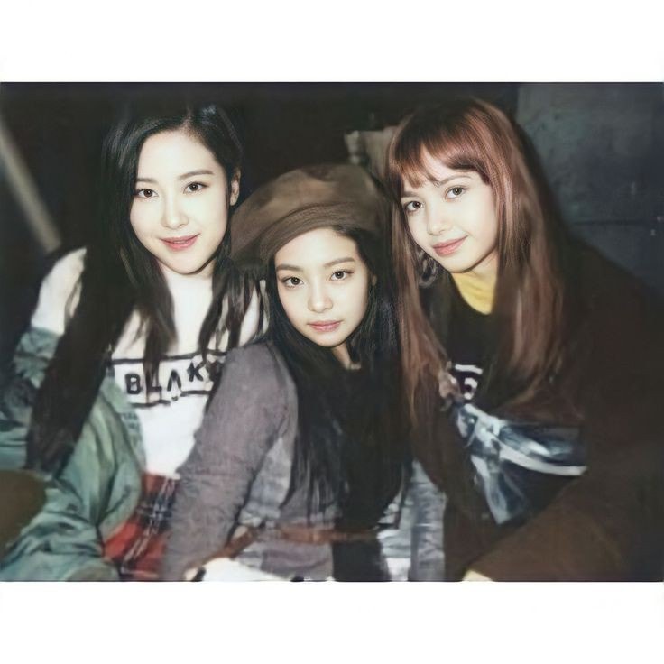 BLACKPINK Community Post