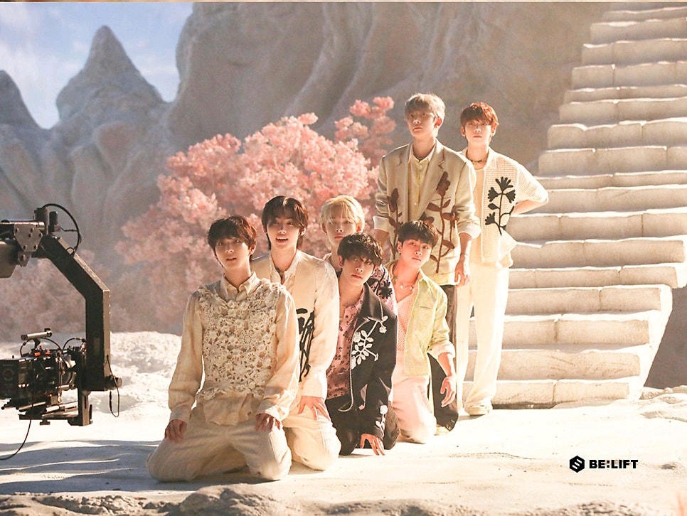 ENHYPEN Community Post - DARK MOON VAMPIRE AND WEREWOLF 💮🌸💮🌸 ENHYPEN Sacrific &TEAM Samidare the ...