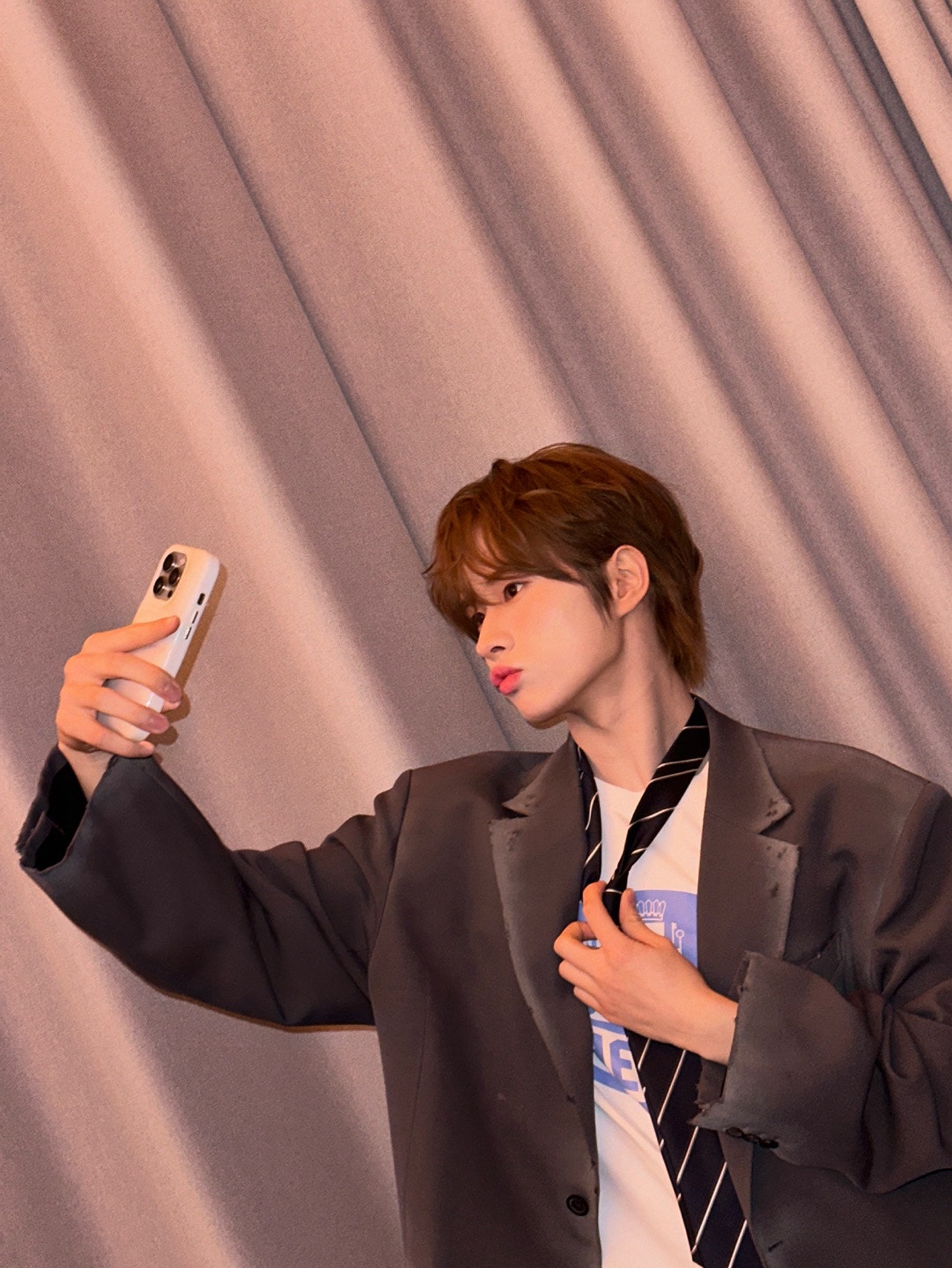 TWS Community Post - I love u ️ - KYUNGMIN