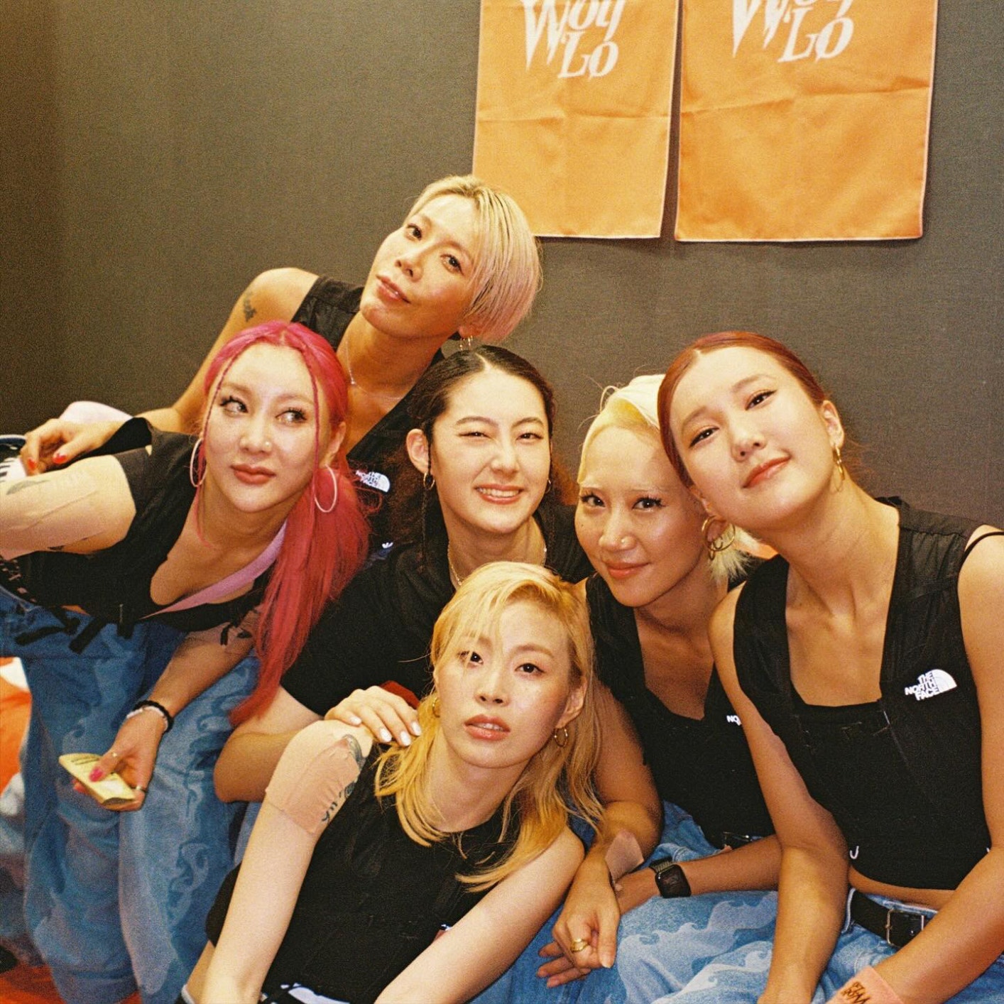 Wolf'Lo Community Post - 러푸푸 안녕하세요 ~! 오랜만에 나타난 위버스 관리자입니닷 ! 앞서 보았던 공지와 ...