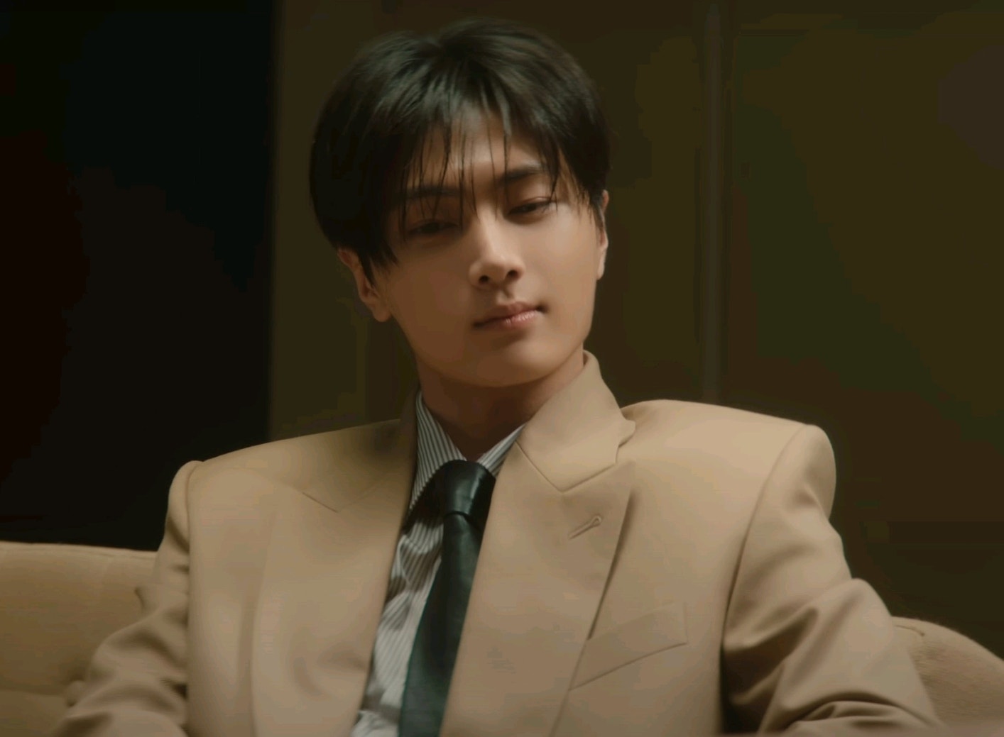 ENHYPEN Community Post - tv host: "so Jay, what do vampires eat" jay ...