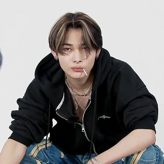 ENHYPEN Community Post - just forget all colors, oreo hair niki era ...