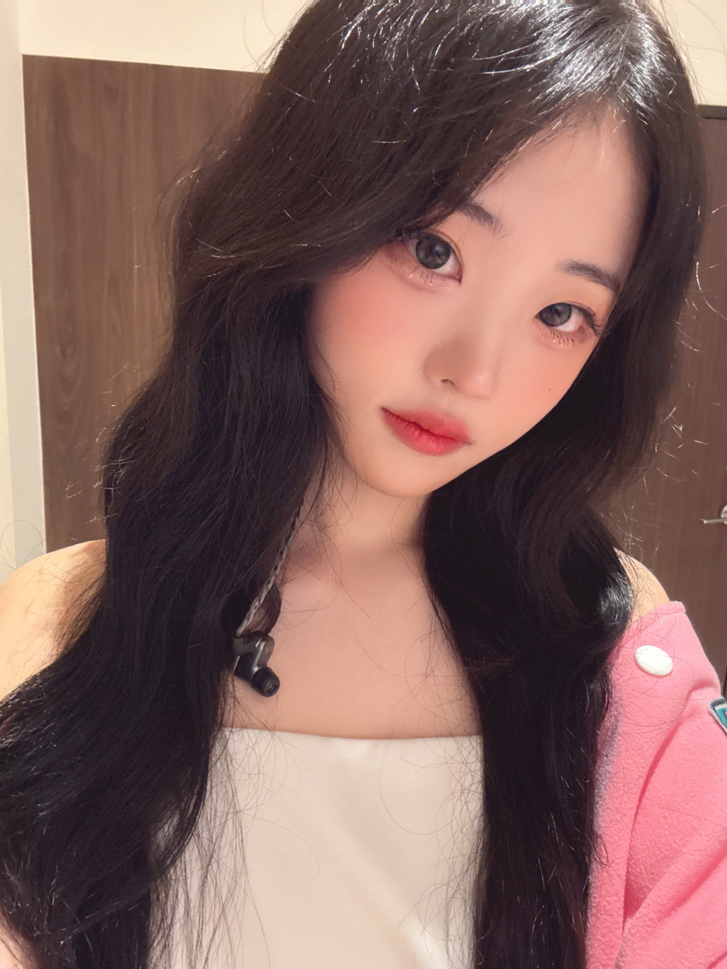 QWER Community Post - 1,2 QWER의 마무리..! 멋지게 장식해준 타이베이 바위게들 고마워요 그동안 콘서트 와주고 응원해준 모든 바위게들 사랑해요🩵 더 ...