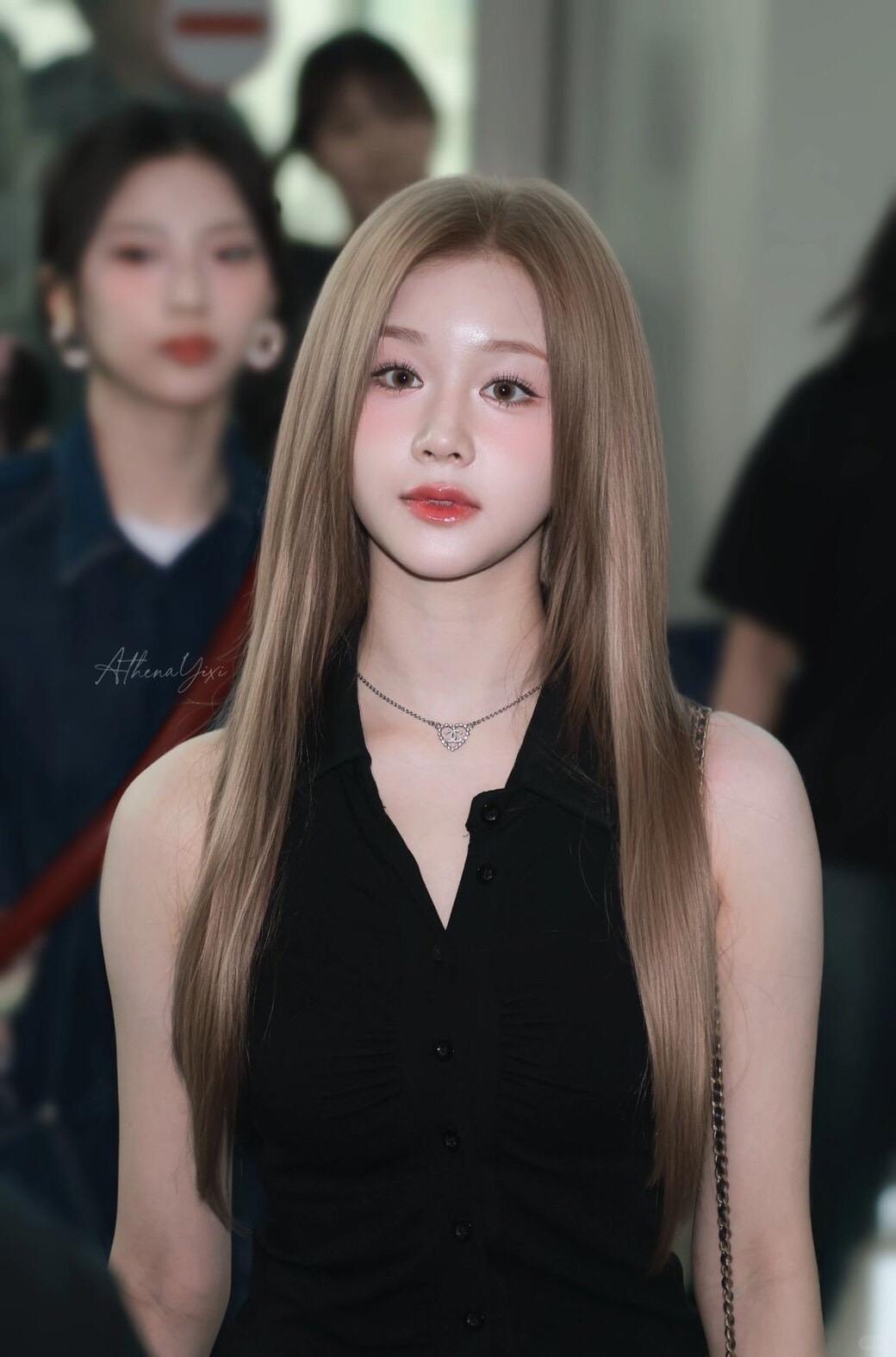 BABYMONSTER Community Post - OMG WHY IS SHE SO PRETTY😫🤍 #pharita #pharita_babymonster