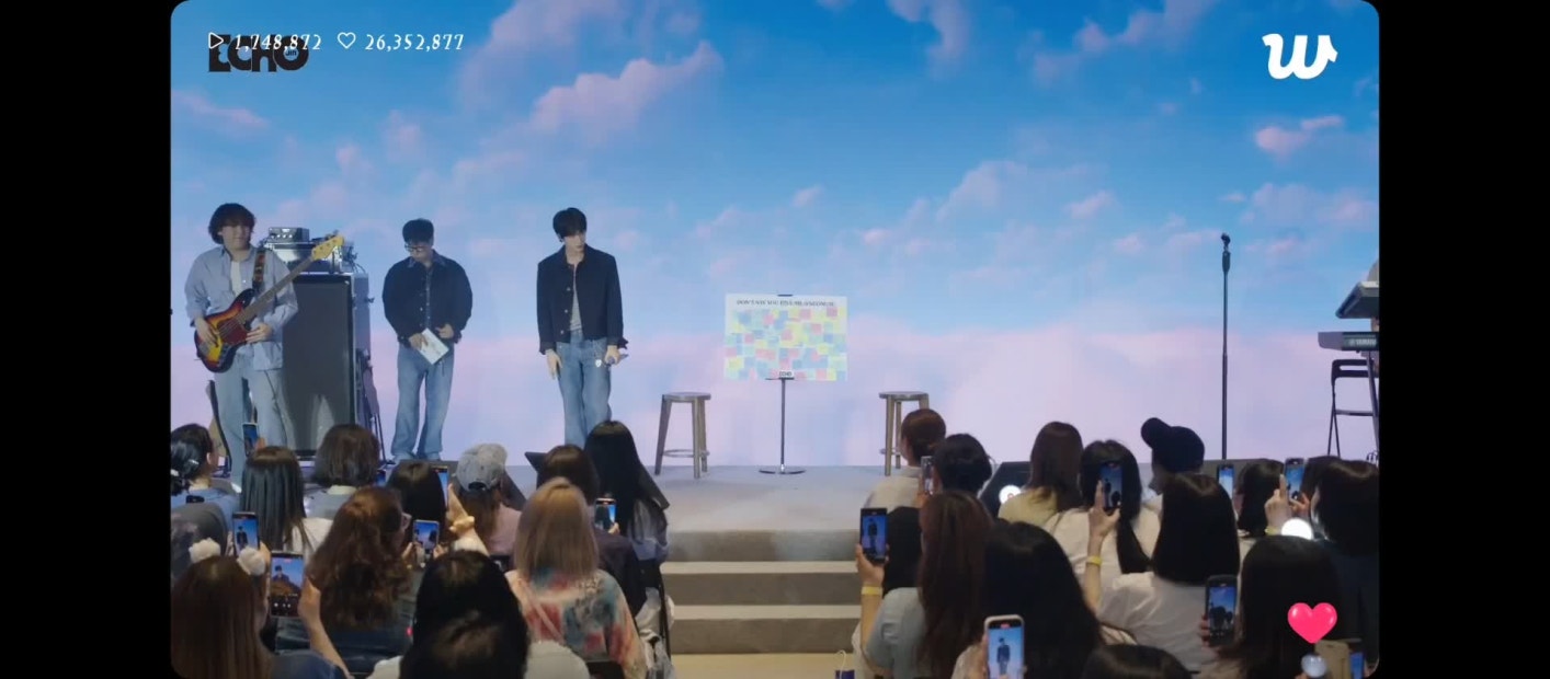 BTS Community Post - jin sing songs in today's live... 💜