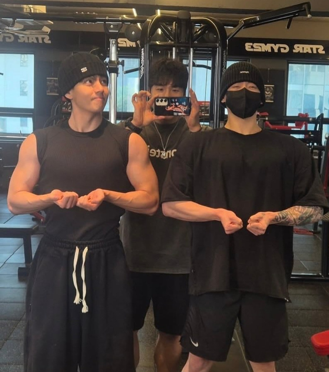 BTS Community Post - the muscle competition, who won?