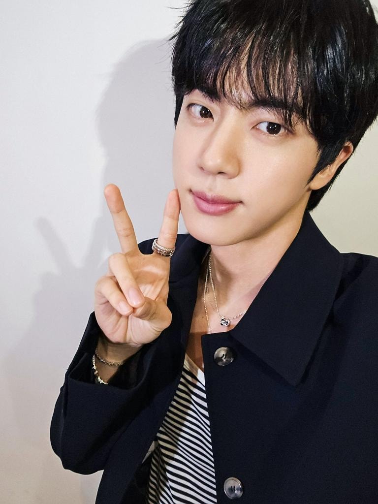 BTS Community Post - Jin today's live 💜🐹