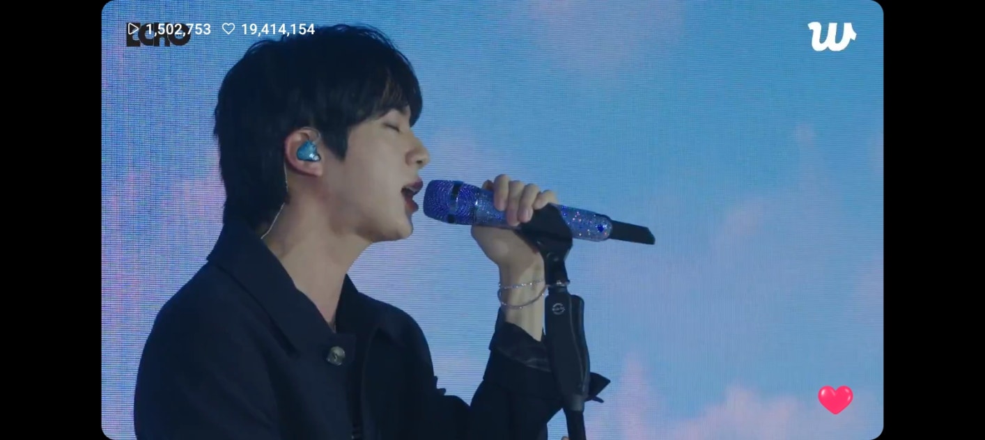 BTS Community Post - 🤭🥺