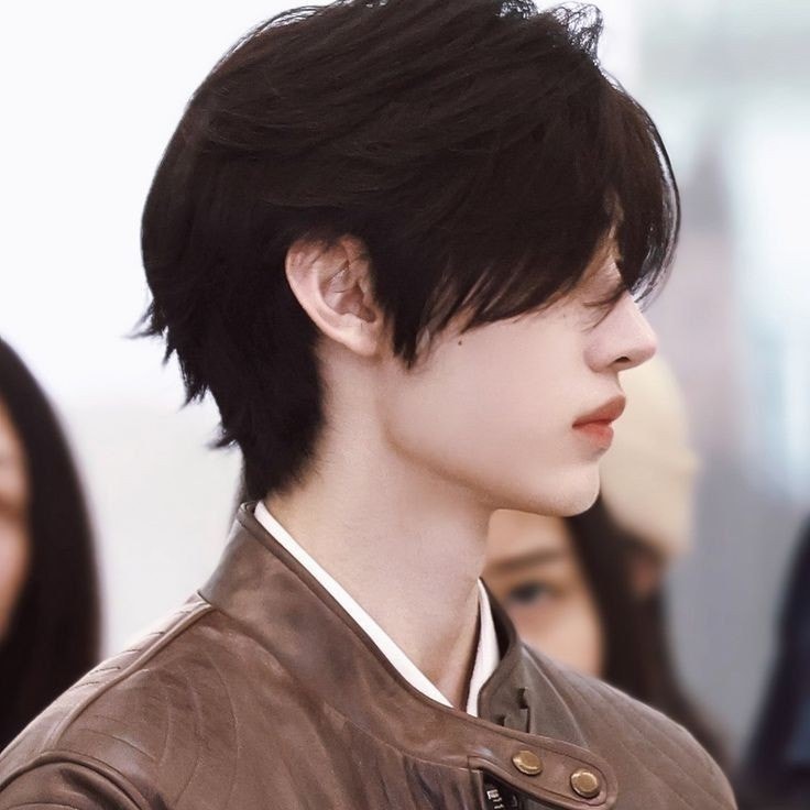 ENHYPEN Community Post - The most beautiful side profile that the world ...