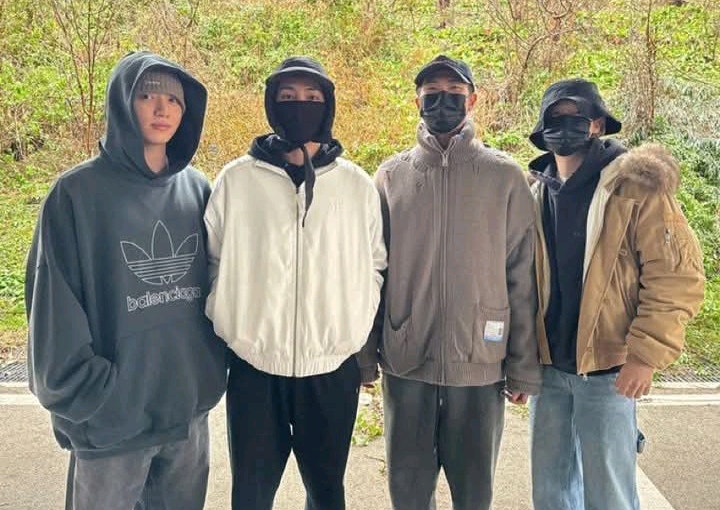 BTS Community Post - 다음 주에 ♡ 뵙겠습니다 💜💜