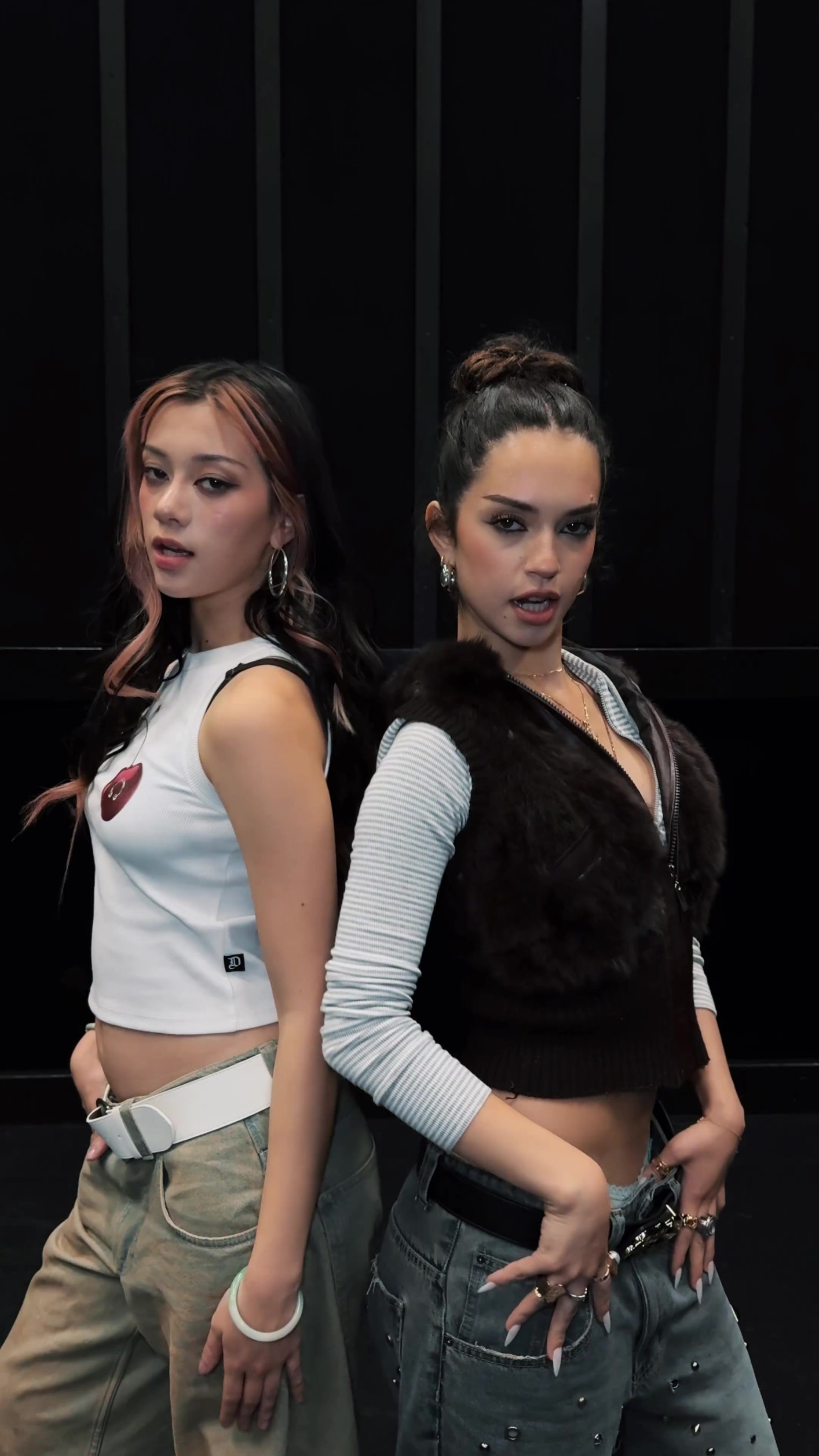 Weverse KATSEYE Media - your two hottie hotties in session