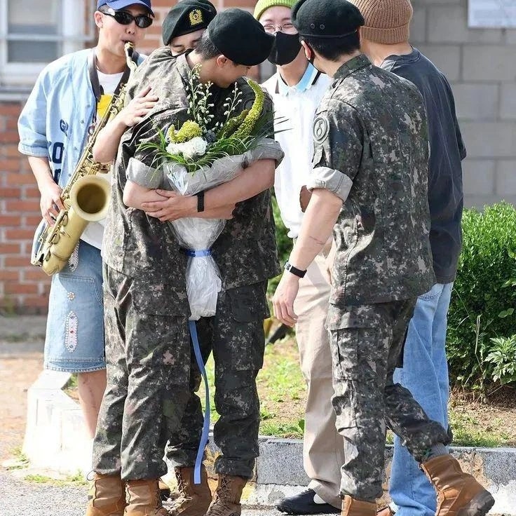 BTS Community Post - 석진아 나는 당신이 전역하기 전날은 구역질이 날 정도로 긴장하고 있었습니다. 무엇을 하면 ...