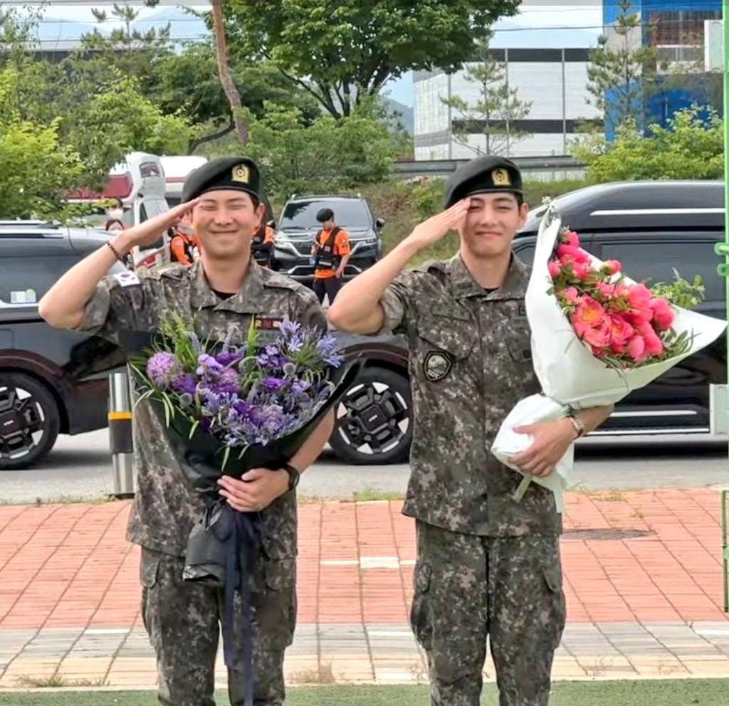 BTS Community Post - I'm crying , I'm getting emotional rn , welcome ...