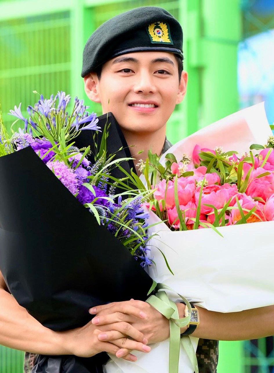 BTS Community Post - #to_taehyung welcome Home 🏡 My Prince Charming 🌹 i Love you ️