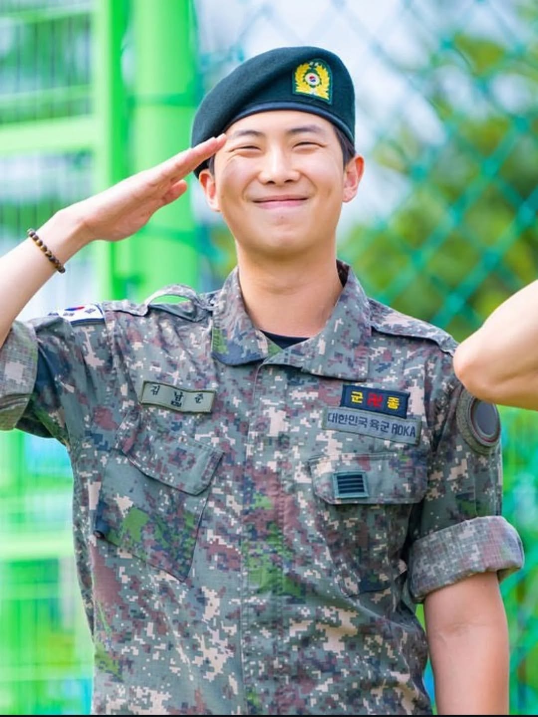 BTS Community Post - Welcome back Captain's 🥰🥲