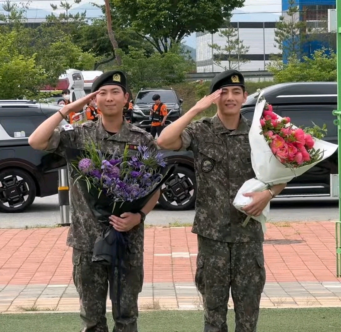 BTS Community Post - WELCOME HOME RM AND TAEHYUNG ARMYYYY MISSED YOU ...