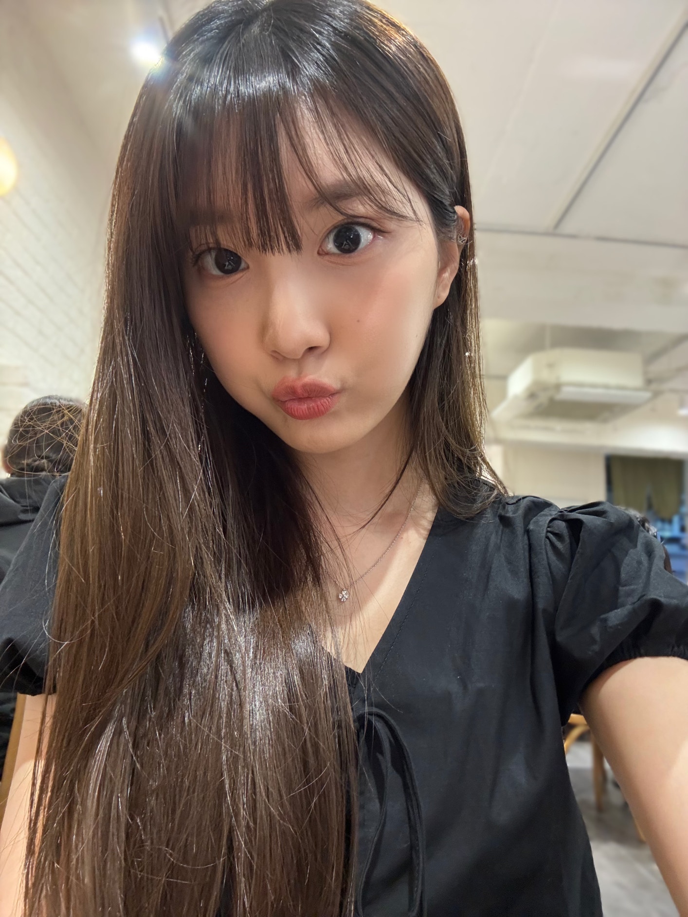 WOOAH Community Post - 증말 더워!!! - MINSEO