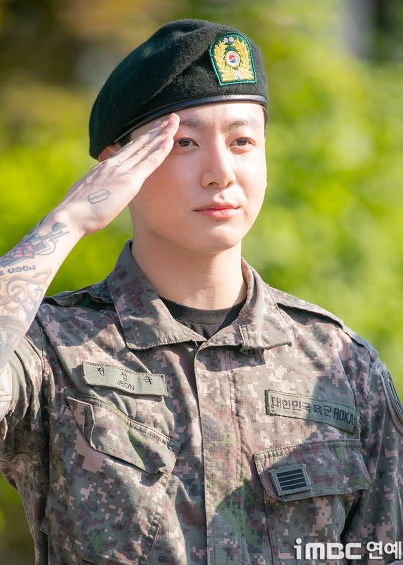 BTS Community Post - why it's reminding me of that one story... captain ...