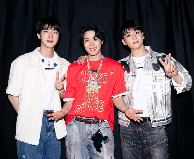 BTS Community Post - 3J 🥰🥰🥰🥰